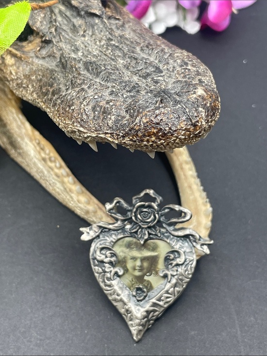 Unbranded | Jewelry | Heart Picture Frame Brooch Modern | Poshmark